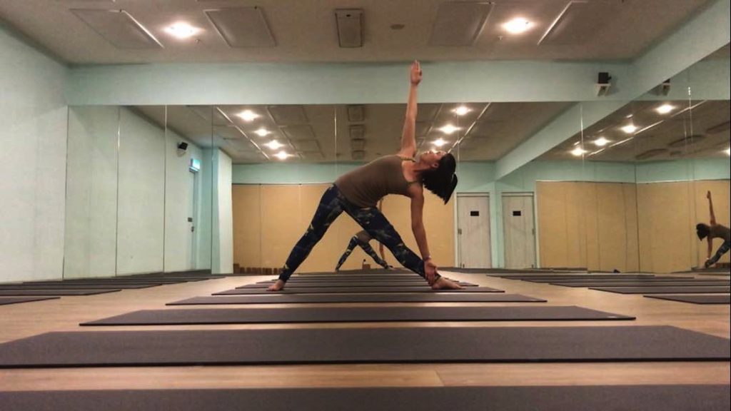 Alternative yoga poses for neck, shoulder and lower back aches - Makchic