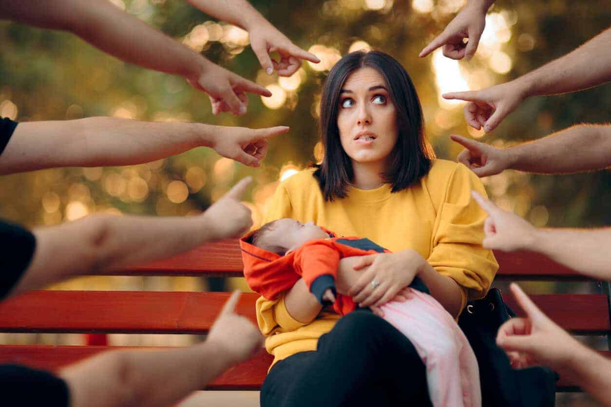 Playground Politics: 5 Classy Ways to Manage Mean Mums - Makchic