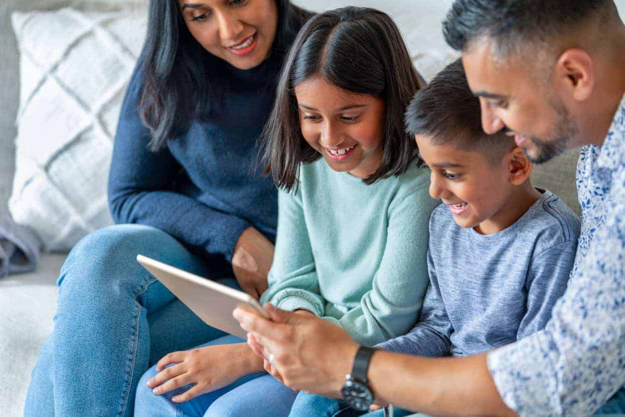 Top Kid-Friendly Shows For More Positive Screen Time - Makchic